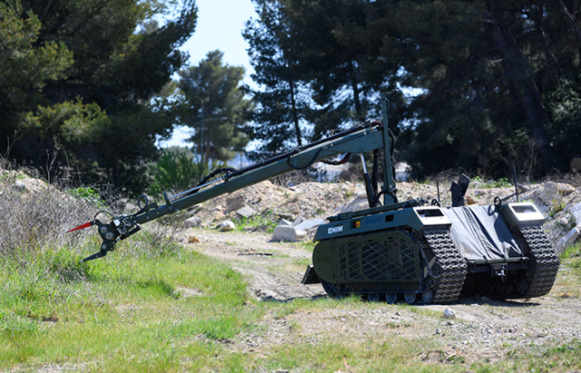 Route Clearance Unmanned System UGV ROCUS | CNIM